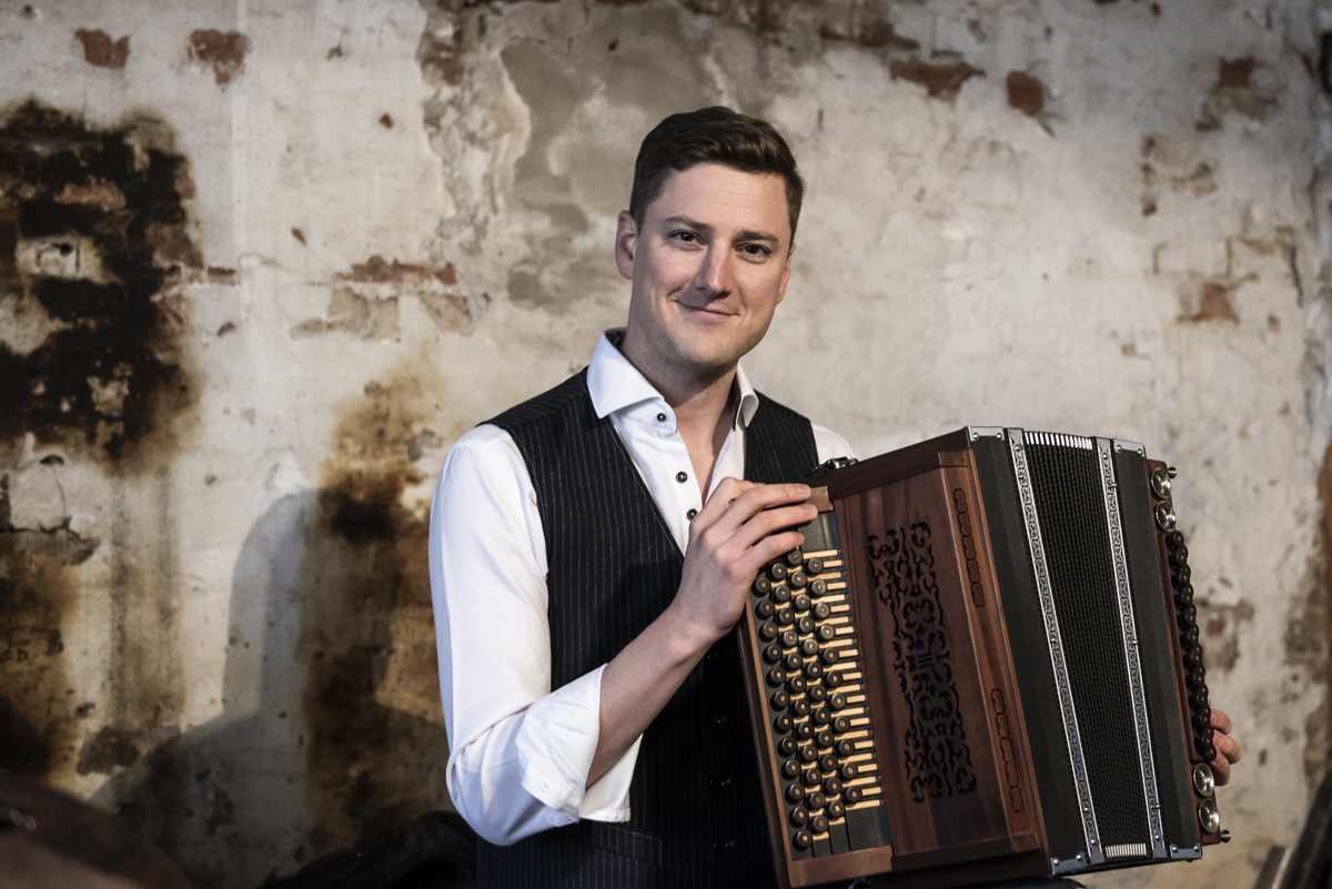 Alexander Maurer: Bachelor- und Masterstudiengänge - HAGLMO Harmonikabau